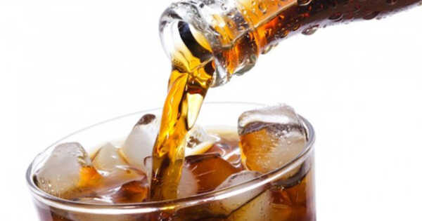 5 Razões para Cortar o Refrigerante Light do seu Dia a Dia