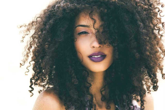 Como Cuidar dos Cabelos Crespos
